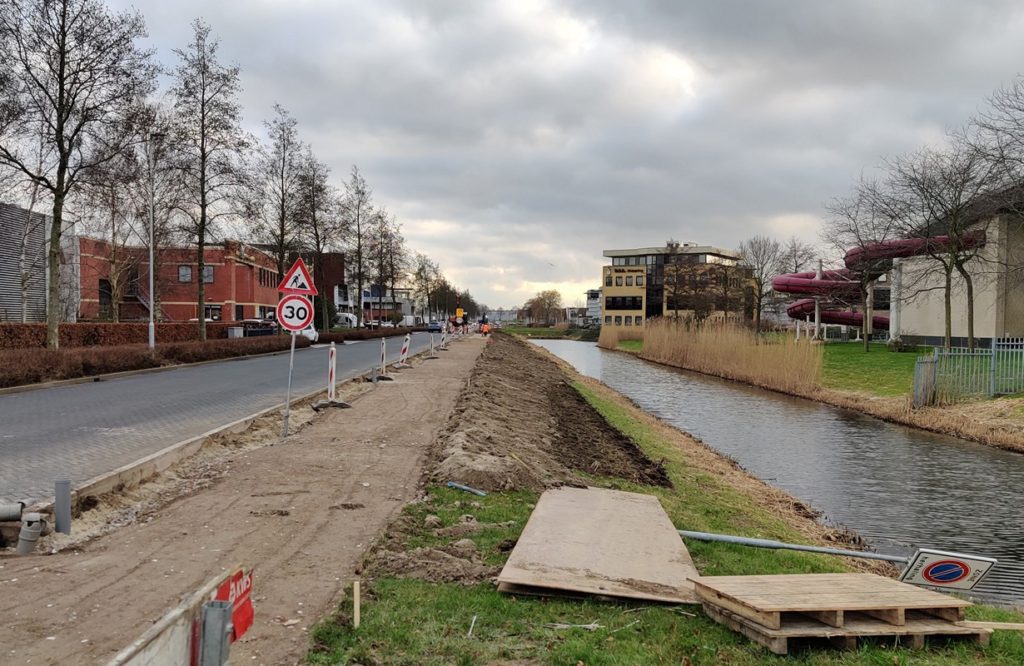 Nieuw fietspad in de maak langs de Hamburg, extra rijstrook bij IKEA ...